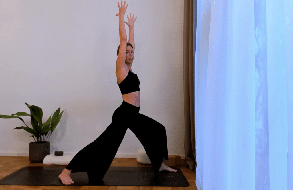 Virabhadrasana I | Bojevnik 1 - Monomi